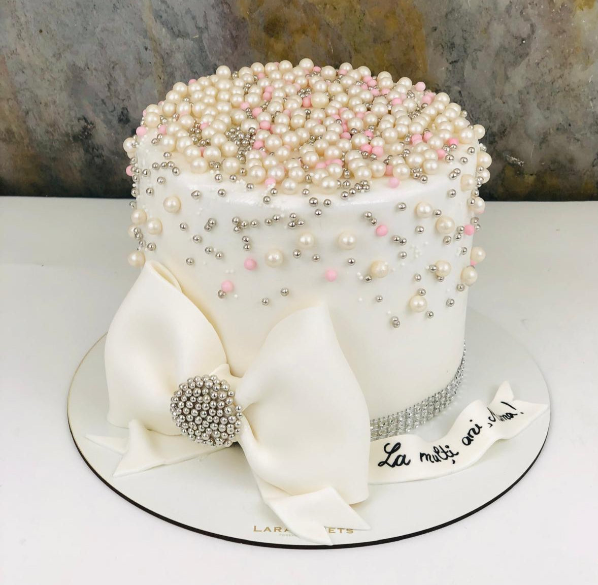 Tort White and Pink Pearls – Lara Sweets